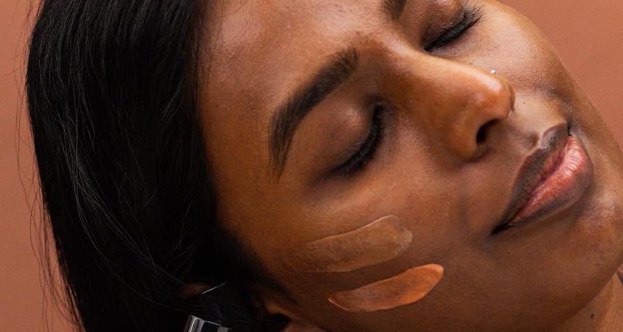 A makeup artist's guide to bronzing drops and how to use them